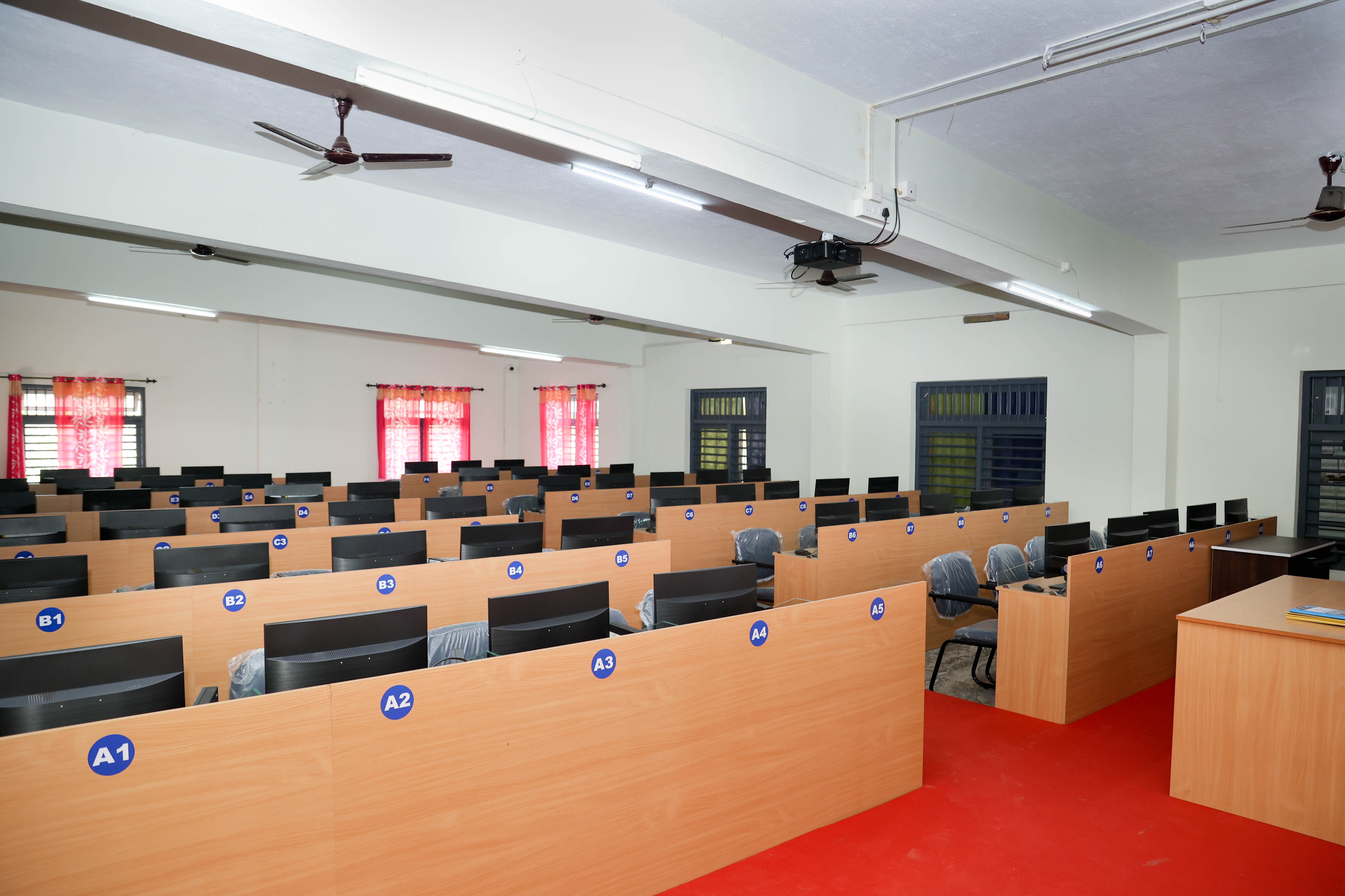 Computer Lab - Nilgiri College of Arts and Science